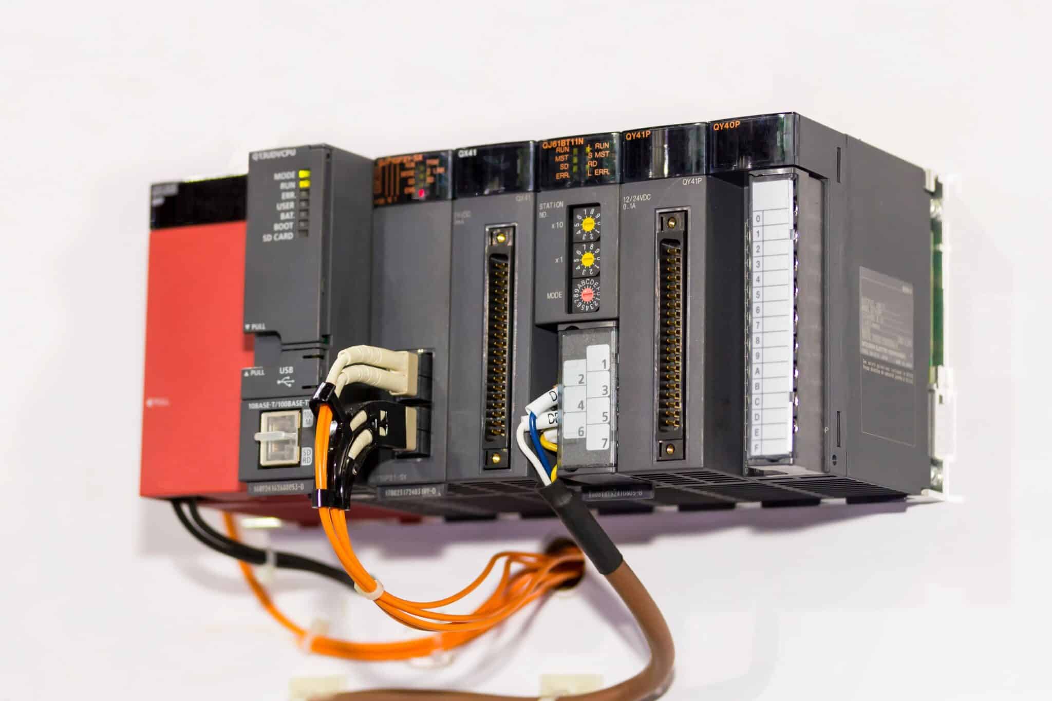 Les automates programmables : définition, fonctionnement et ...
