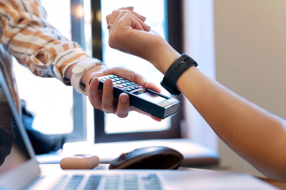 La Révolution des Services Bancaires Mobiles : Revolut et N26 ...